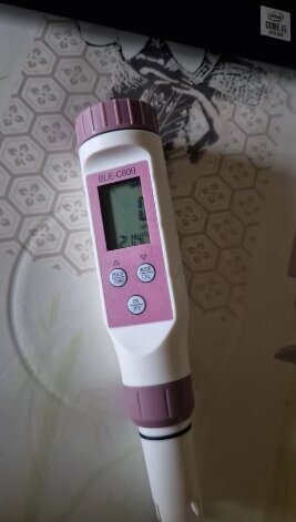 Digital pool tester - pH and chlorine measuring device for easy water ...